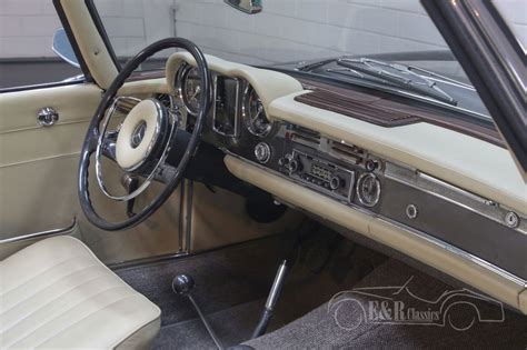 Mercedes Benz 230 SL for sale at ERclassics