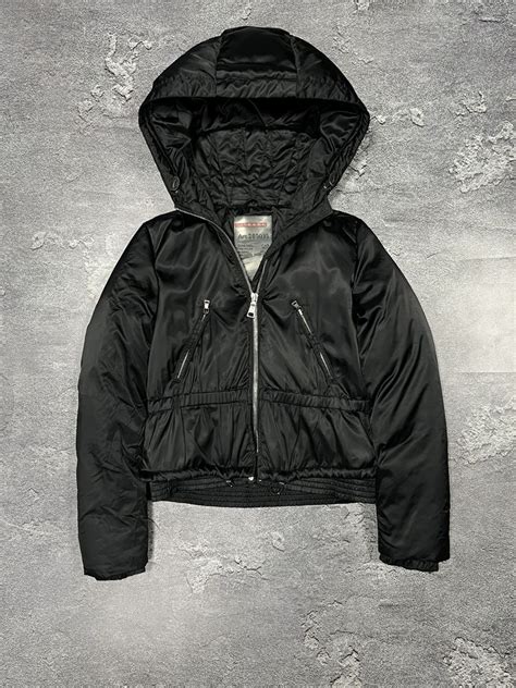 Prada жіноча пухова куртка 3 000 грн Пуховики і зимові куртки Київ на Olx