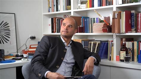 Tzum Filmpje Josha Sietsma Gaat Niet Op Zijn Hurken Zitten Bij