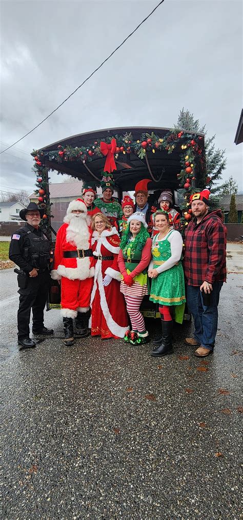 Heidi Cornelius Santas 🎅🤶 Trolley Is On The Move In