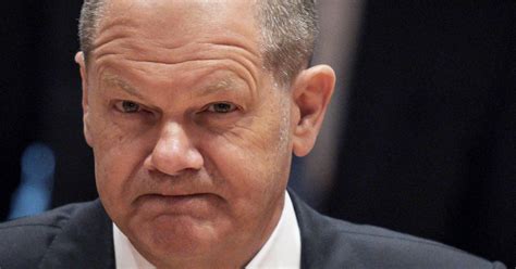 Scholz, tra accuse di indecisione e consenso logorato (pure dalla ...