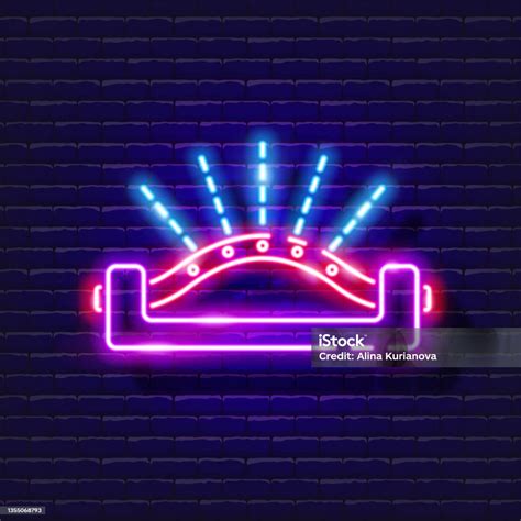 관개 네온 아이콘을 위한 진동 스프링클러 관개 시스템 급수 시스템 호스 및 액세서리 빛나는 기호 디자인 웹 사이트 광고 상점 상품에 대한 벡터 일러스트레이션 0명에 대한