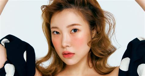 화보] 맑은 눈의 광인 김아영 상큼한 과즙상이었네