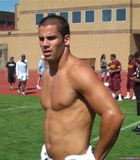 Eric Decker Shirtless And Flexing His Muscles Eric Decker Athlete