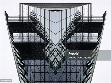 기하학적 패턴의 하이테크 스타일의 마천루의 건축 디자인 0명에 대한 스톡 사진 및 기타 이미지 0명 3차원 형태 각도 Istock