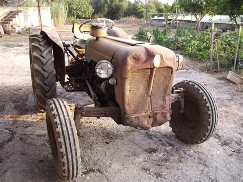 Fordson Dexta En Restauración