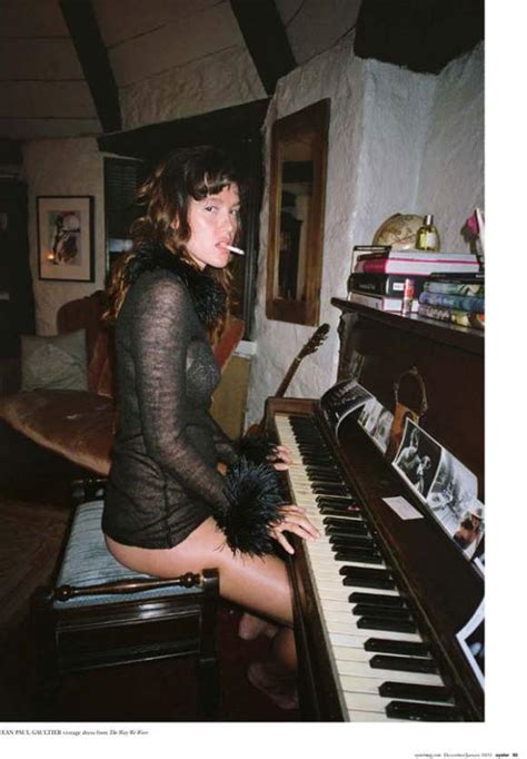 Munas Coolture The New Queen Of Cool Paz De La Huerta