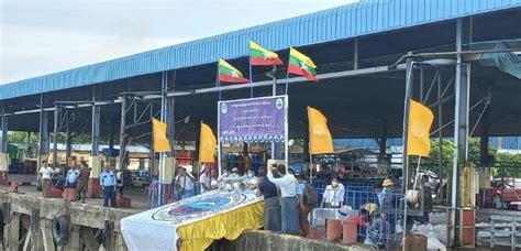အင်းစိန်မြို့နယ်၌ သဘာဝရေပြင်လှိုင်မြစ်အတွင်းသို့ ငါးမြစ်ချင်း ငါးသားပေါက်ကောင်ရေ ၂ သိန်းခွဲ