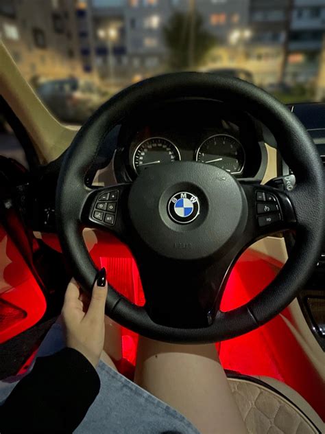 Красная подсветка ног — BMW X3 (E83), 3 л, 2006 года | стайлинг | DRIVE2