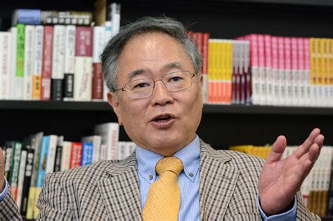 高橋洋一はなぜ天才と呼ばれるのか妻や評判、wiki風のプロフィールも