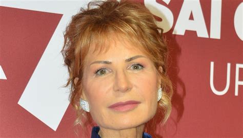 Lilli Gruber Derubata Stava Facendo Ginnastica Al Parco Cosè Successo