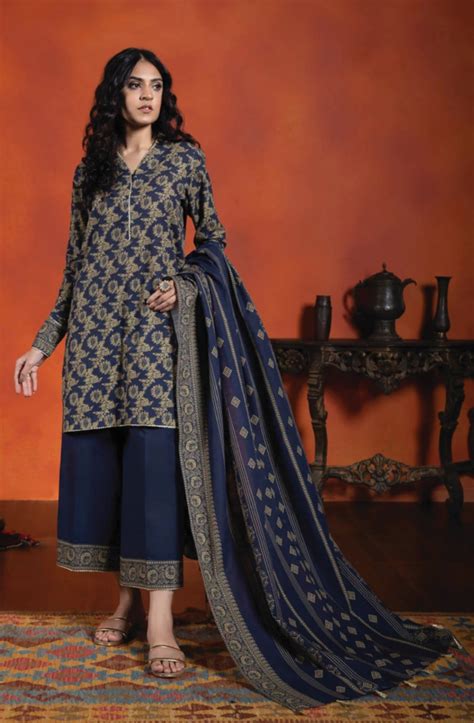 U3p Ws23r7 4 Unstitch Digital Printed Khaddar Volume 1 By Sapphire House Of Lawn