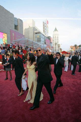 Oscars Flashback The 2005 Academy Awards Red Carpet Vanity Fair