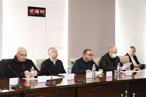 🔶 დღეს რუსთავის მუნიციპალიტეტის საკრებულოს სხდომათა დარბაზში სივრცით