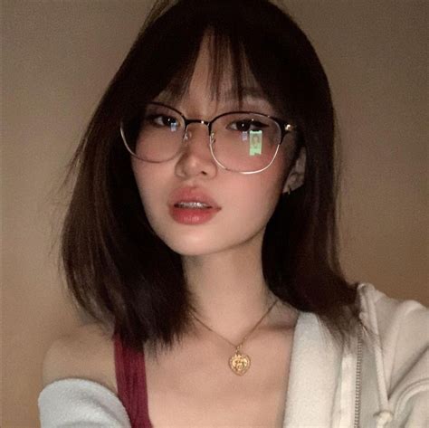 Skvjdh Glasses Inspiration Glasses Trends Cute Girl With Glasses