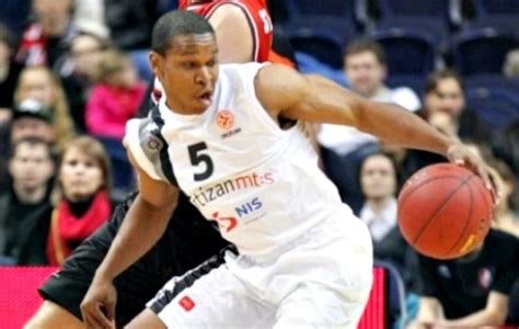 Torey Thomas Moves To Cholet Latest Basketball News