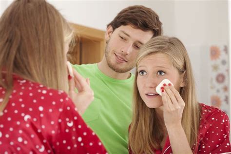 How To Get A Pimple To Go Away Fast How To Get Rid Of Acne Acne Scab