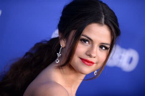Selena Gomez Hd Wallpapers Wallpaper Cave