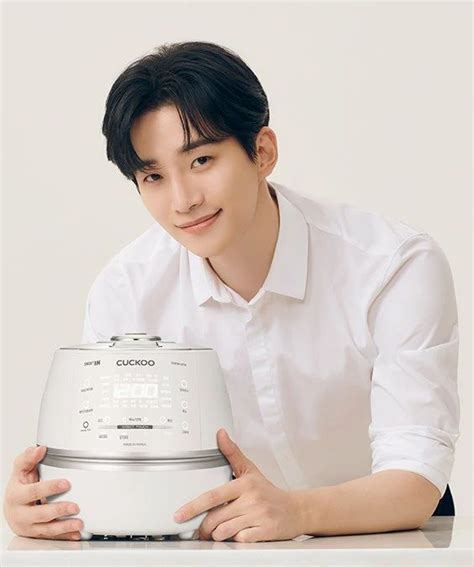 Jh♡na H On Instagram 幸福的飯鍋😮‍💨 還好我嫌複雜麻煩不會想買😆 大同電鍋一鍵方便🤭 Cuckoo 💛🐧 Alwaysnexttojunho 2pm 투피엠