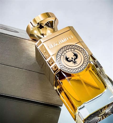 Elegant Glass Perfume Bottle
