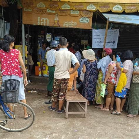 ပုသိမ်မြို့ရှိ ဆိုင်များတွင် စားသုံးဆီ သတ်မှတ်ဈေးနှင့် ရောင်းချရန် စစ်ကောင်စီက ညွှန်ကြားသော်လည်း