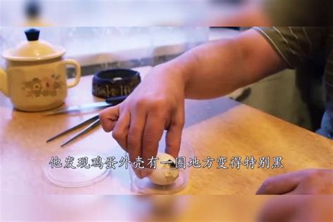 国外男子会玩，把自己的液体注入鸡蛋，10天后，生出“怪物”！液体注入怪物
