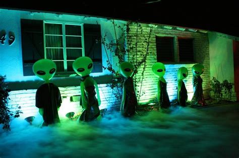 Pin By Angela De Los Santos On Aliens Halloween Party Themes Alien Halloween Alien Party