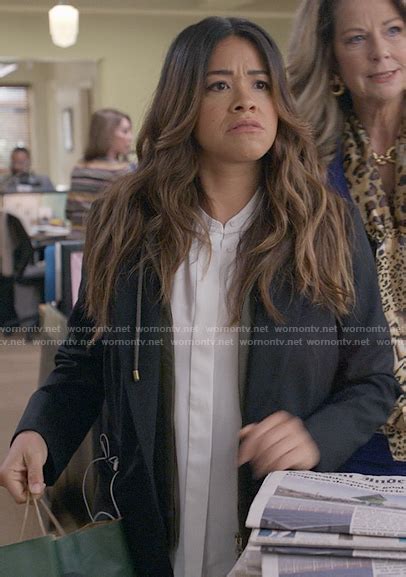 Wornontv Nells Black Blazer With Green Hoodie On Not Dead Yet Gina