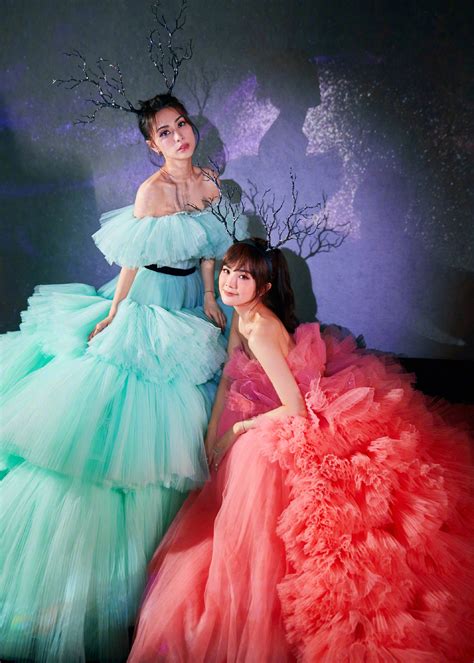 Twins同台表演《下一站天后》 舞台look超美 搜狐大视野 搜狐新闻