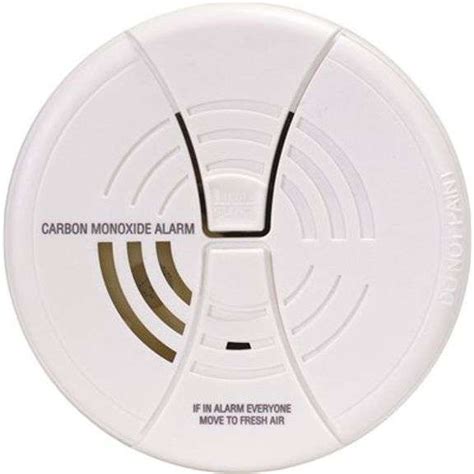 First Alert Brk Battery Powered Carbon Monoxide Detector With Silence