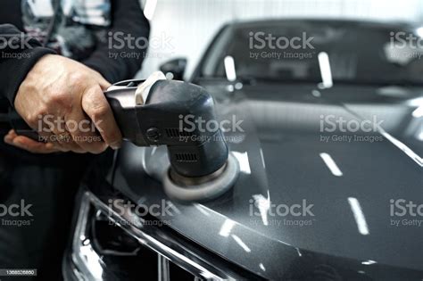 자동차 디테일 자동차 수리 점에서 궤도 광택기와 남성 손 차에 대한 스톡 사진 및 기타 이미지 차 반짝이는 닦기 Istock