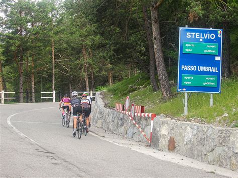 Passo Umbrail E Passo Dello Stelvio