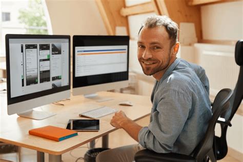 32 934 Computer Programmer Portrait Royalty Free Photos And Stock
