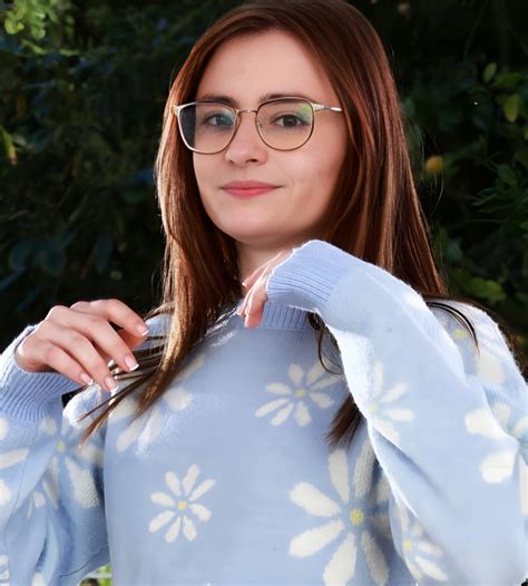 Reese Robbins Actress Height Weight Age Videos Photos Biography Boyfriend Wiki And More