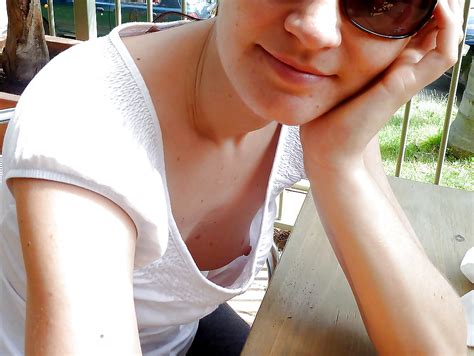 Nip Slip Downblouse Voyeur 31 Pics Xhamster