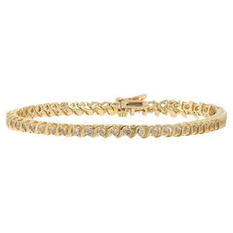 206 Ctw Round Diamonds 14k Yellow Gold Moonlight Collection Heart