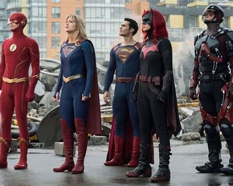 Supergirl Batwoman Super Sundays Teaser Trailer Melissa Benoist And