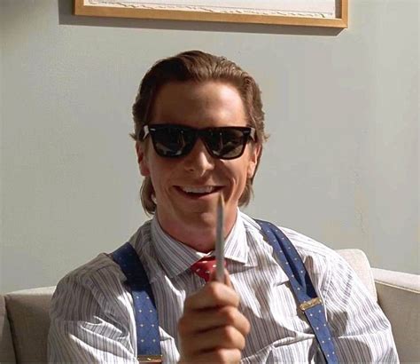 Patrick Bateman Christian Bale Poses Para Fotos Hombre Película De Terror