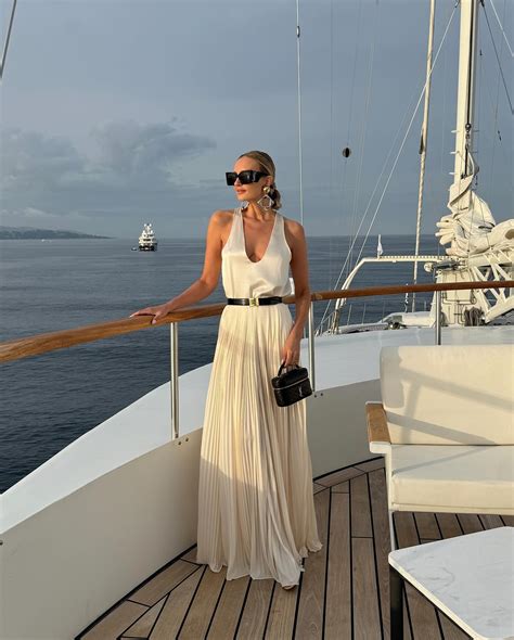 73 Chic Neutral Outfits That Will Instantly Elevate Your Wardrobe