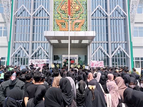 Foto Foto Aksi “kosongkan Mahad Geruduk Rektorat” Oleh Mahasiswa Uin