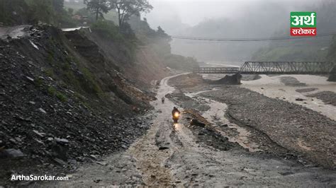 काठमाडौँ हेटौँडा सडकः कतै पहिरो कतै भासिए सडक तस्विरहरु Artha