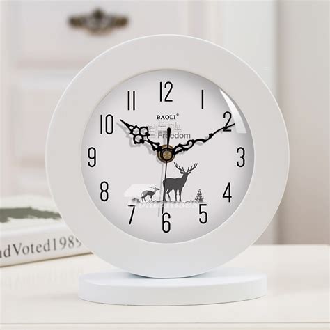 Brown Small Desk Clock White Wooden Silent Bedroom Table Clock Modern Decorative Round