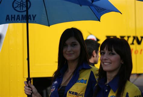 Umbrella Girls Yang Cantik