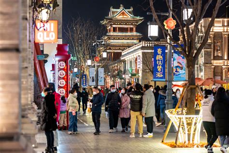 新春走基层 图说新年 古街焕新迎新春 重燃烟火耀人间