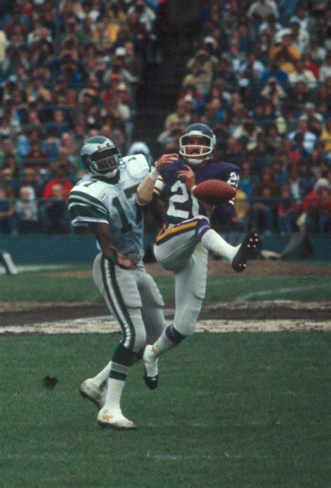 Bobby Bryant Vikings Cb And Career Achievements Sports Legends Usa