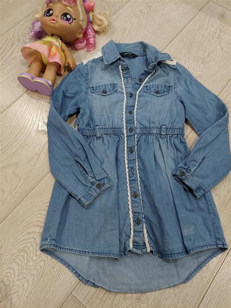 Стильне джинсове сукню сорочка з мереживом Georg на 4 5 років — ціна 100 грн у каталозі Сукні та