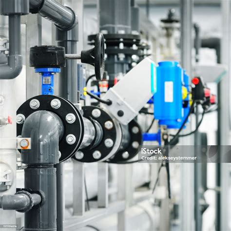 대형 공업용수 처리 및 보일러실 뼈대 밸브가있는 플라스틱 및 금속 파이프 0명에 대한 스톡 사진 및 기타 이미지 0명 강철 개선 Istock
