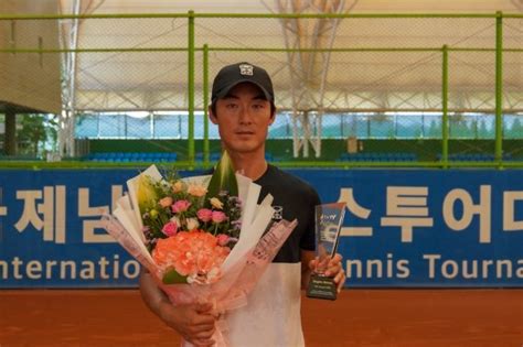 김청의 ITF 안성 국제남자테니스 대회 단복식 2관왕 파이낸셜뉴스