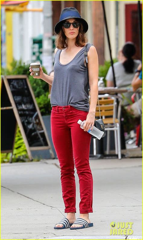 Masters Of Sex S Lizzy Caplan Says Sex Scenes Are Always Funny Photo Magazine Photos