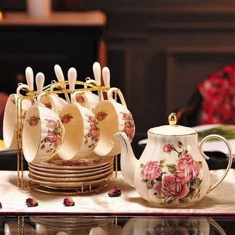 مدل سرویس چای خوری گلدار انتخابی شیک برای دکوراسیون منزل شما ماگرتا